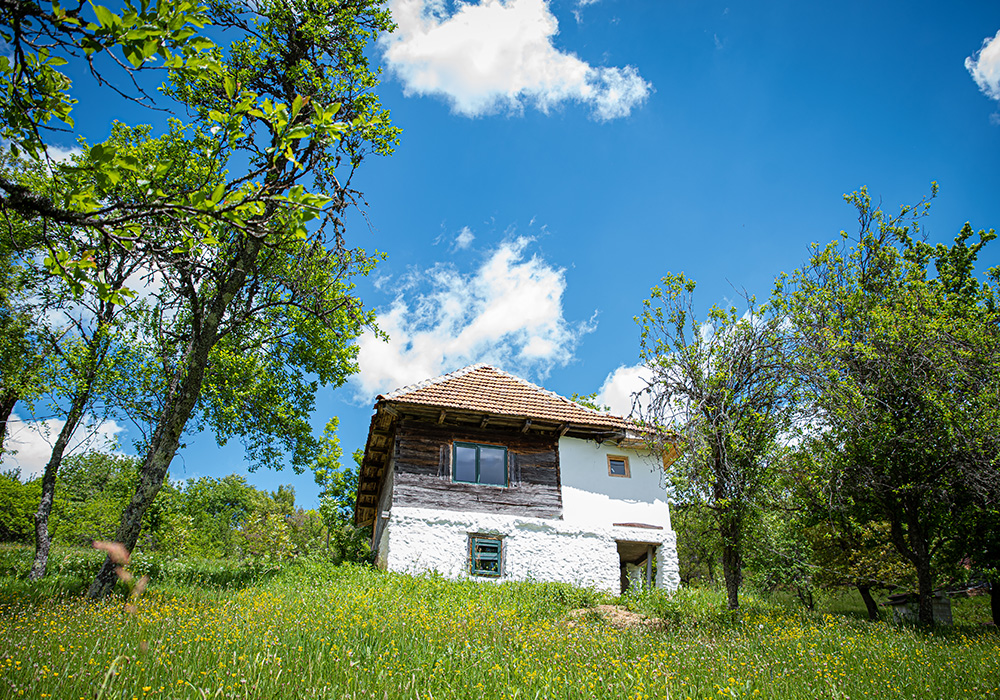 RoVillage: Maisons Traditionnelles à Louer en Roumanie